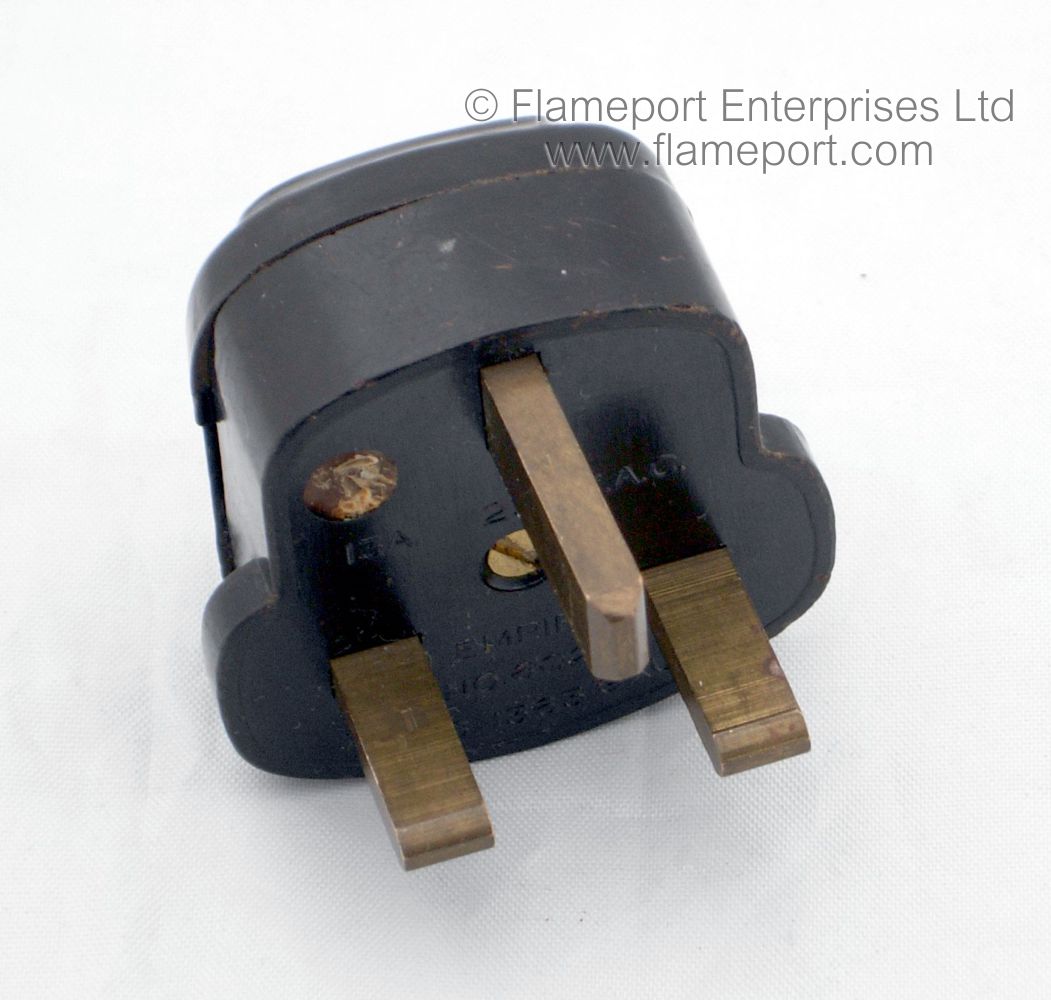 Empire 6025 Bakelite Fused Razor Adaptor