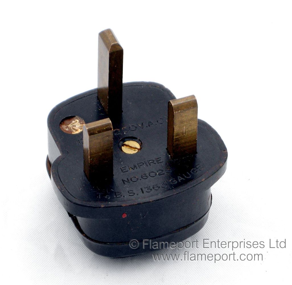 Empire 6025 Bakelite Fused Razor Adaptor